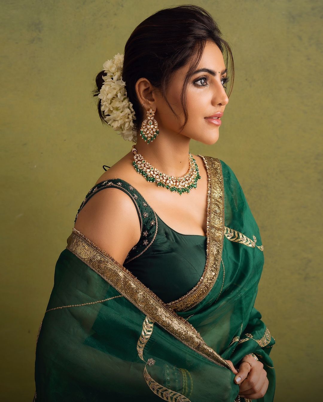 Athulya Ravi Latest Photo, Athulya Ravi Movies, Athulya Ravi Images ...