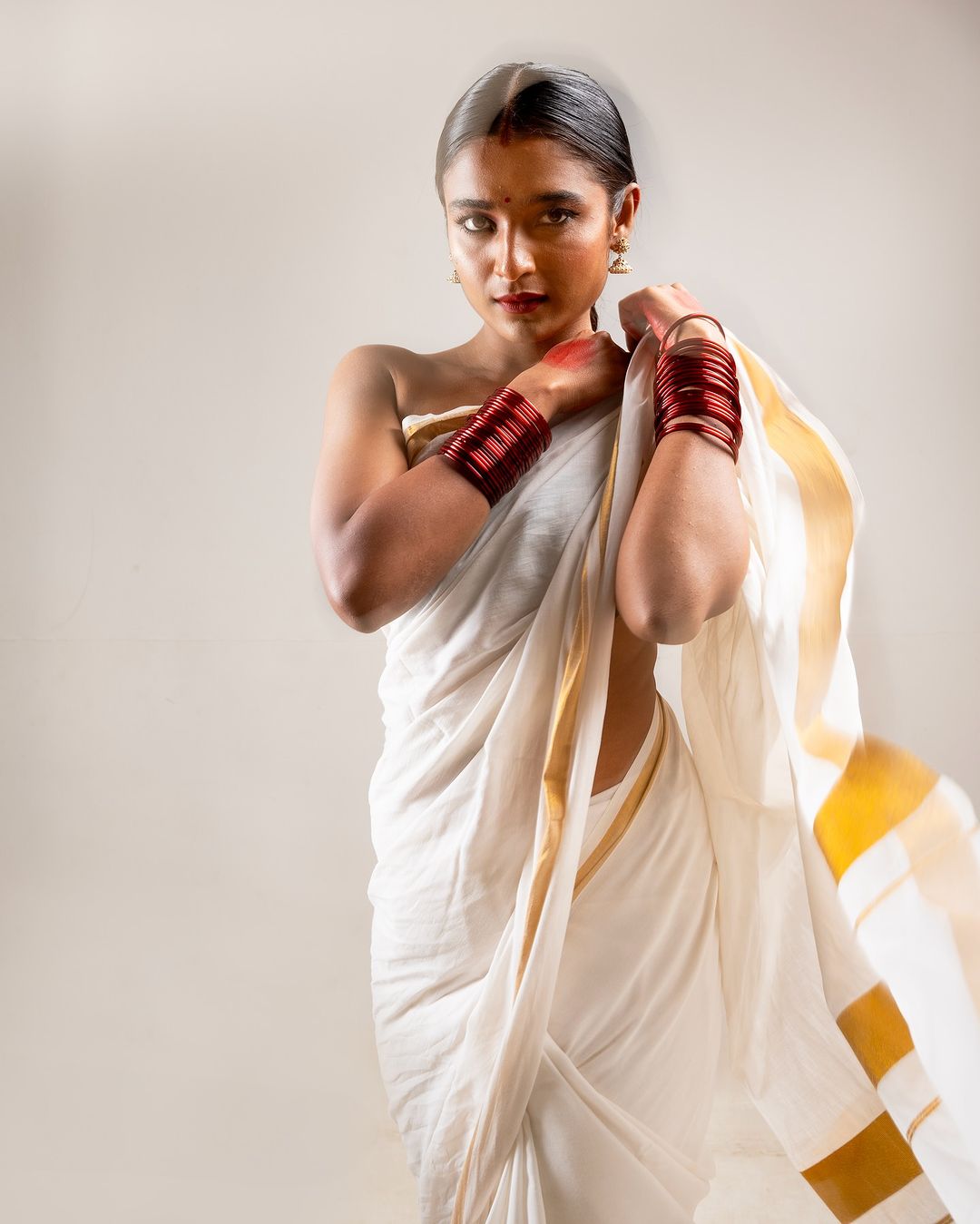 Chaithra J Achar Latest Photos | Chaithra J Achar Instagram | Chaithra ...