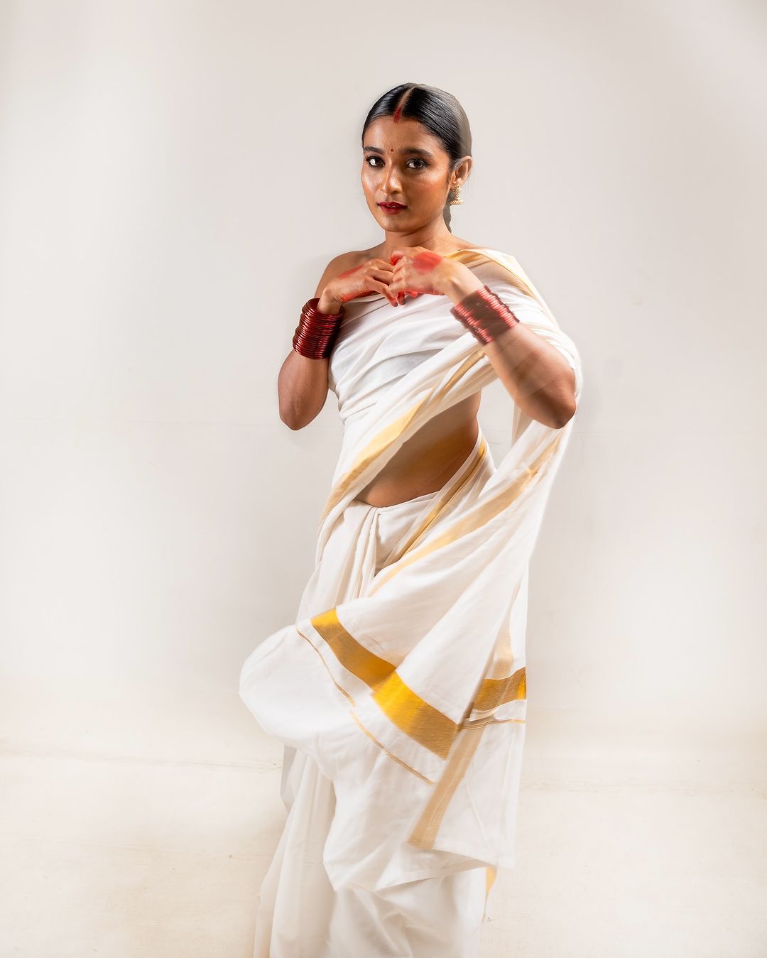 Chaithra J Achar Latest Photos | Chaithra J Achar Instagram | Chaithra ...