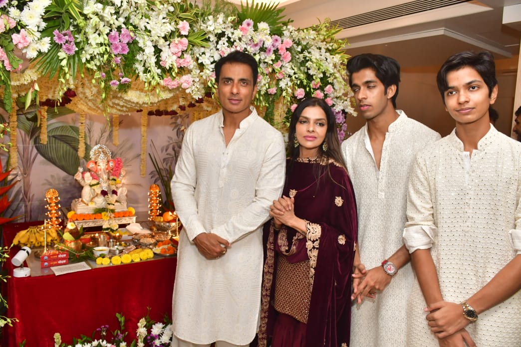Ganesh Chaturthi Celebration at Sonu Sood’s House 2024 | Ganesh ...