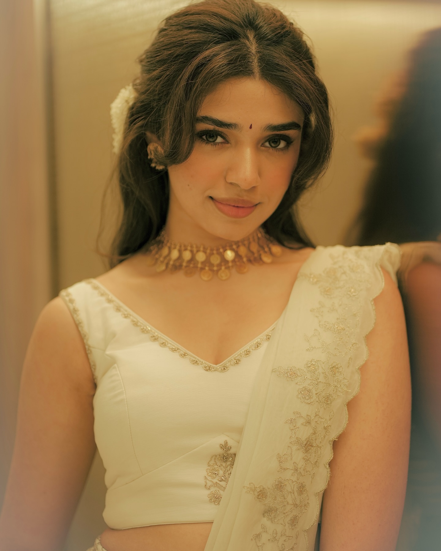 Krithi Shetty’s Stunning Look in a White Saree; A Traditional Elegance ...