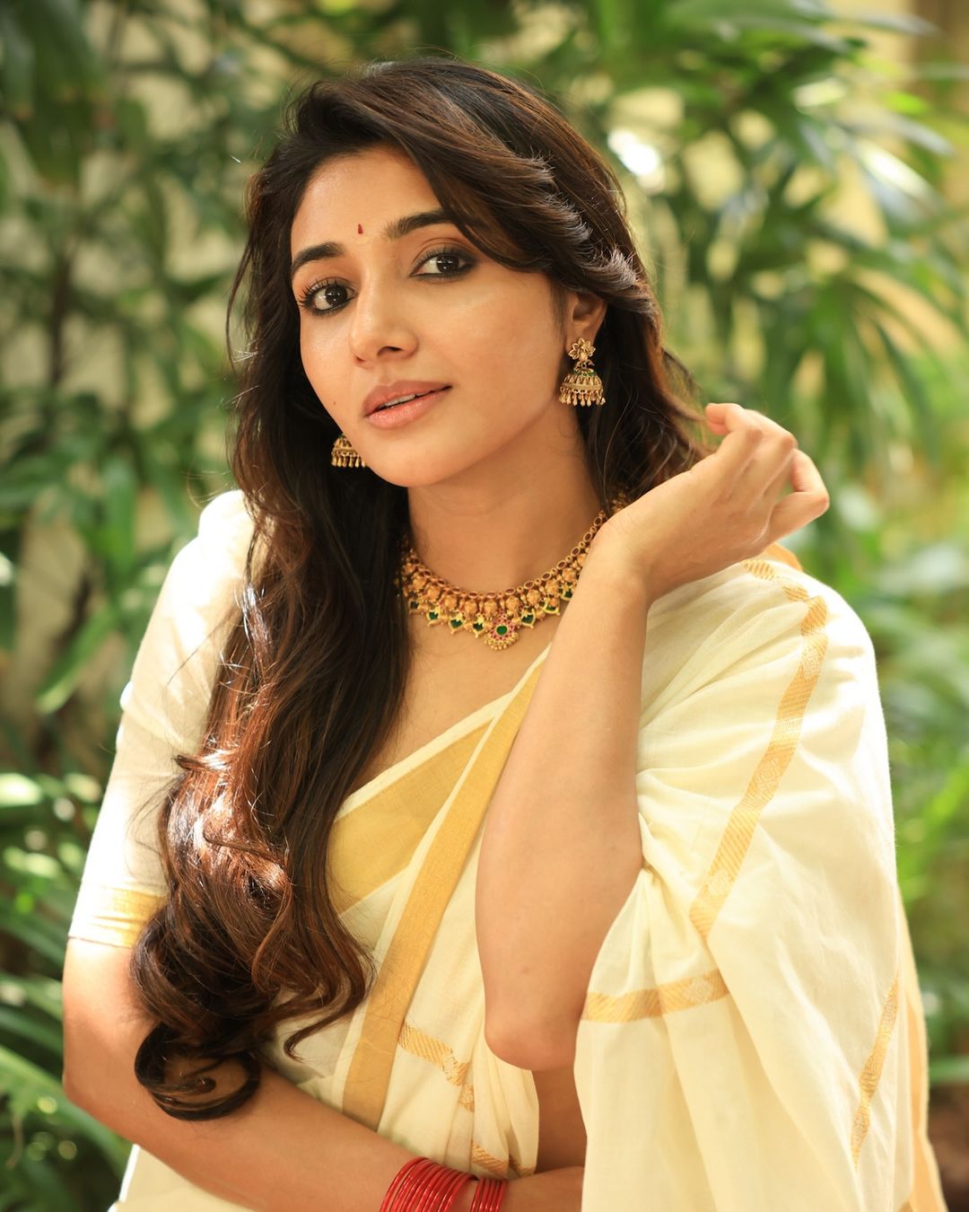 Mirnaa Menon’s Onam Special Photoshoot: A Celebration of Tradition and ...