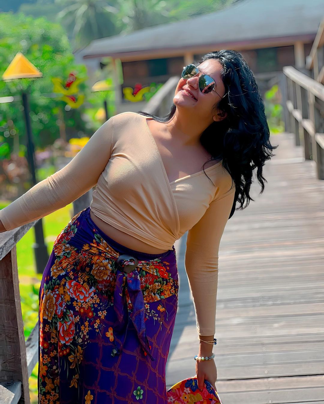 Poonam Bajwa Photos | Poonam Bajwa Latest HD Pics |Poonam Bajwa New ...