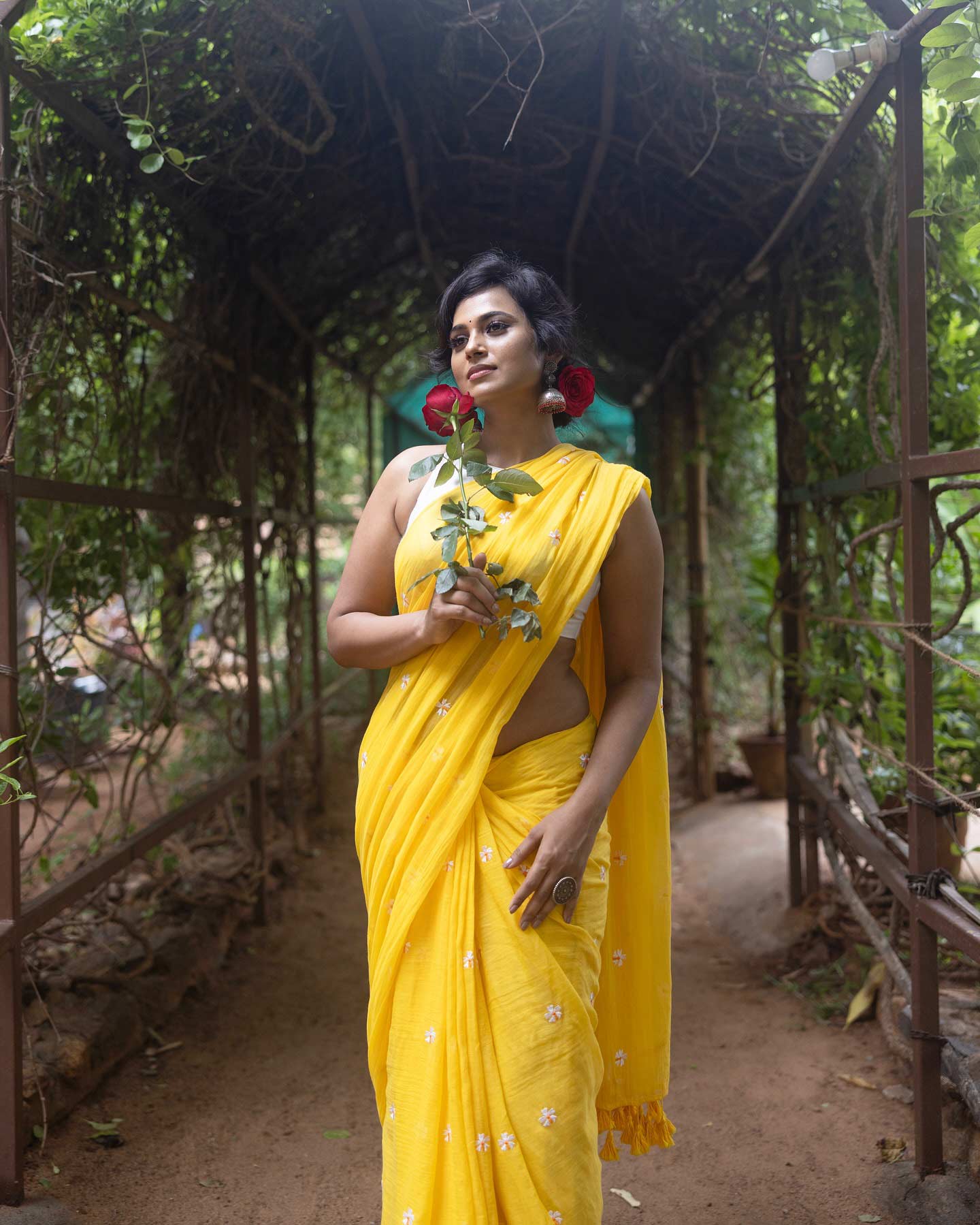 Ramya Pandian Saree Photoshoot, Ramya Pandian In Yellow Saree, Actress In Yellow Saree, Images ...