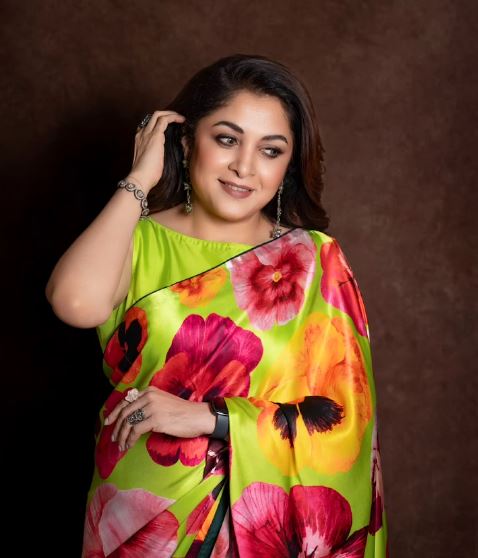 Ramya Krishnan: 53 ఏళ్ల ఏజ్‌లో రమ్యకృష్ణ గ్లామర్ షో.. ఈ పిక్స్ చూస్తే ...