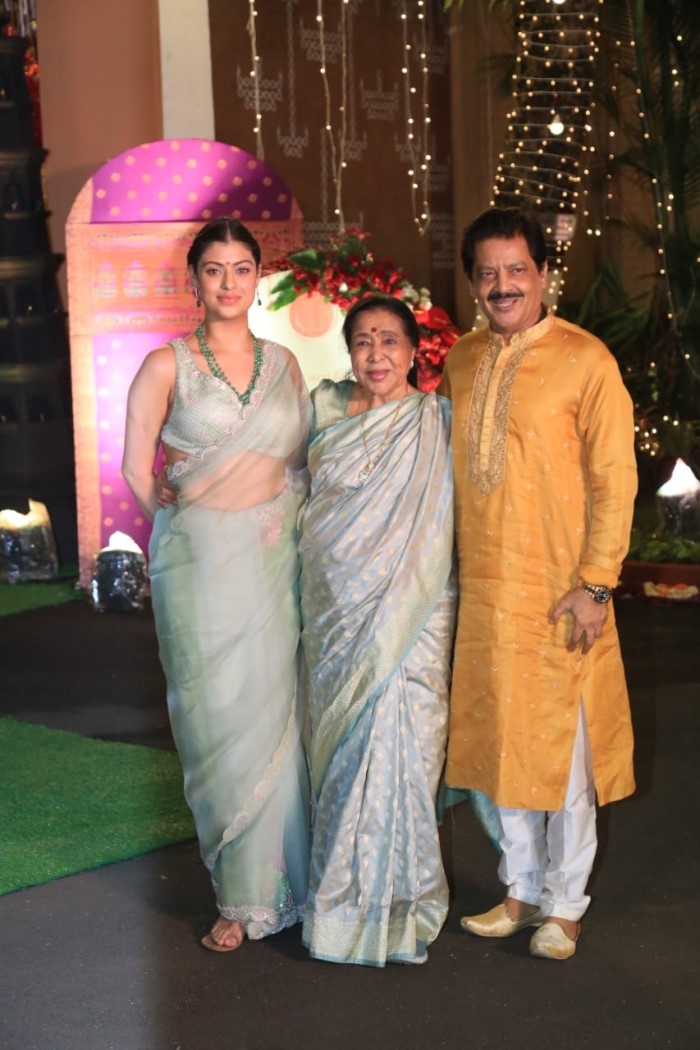 CM Eknath Shinde's Ganpati Darshan Photos, Bollywood Celebs At CM ...