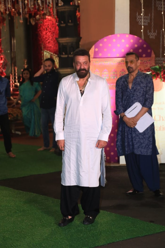 CM Eknath Shinde's Ganpati Darshan Photos, Bollywood Celebs At CM Eknath Shinde Ganpati Darshan ...