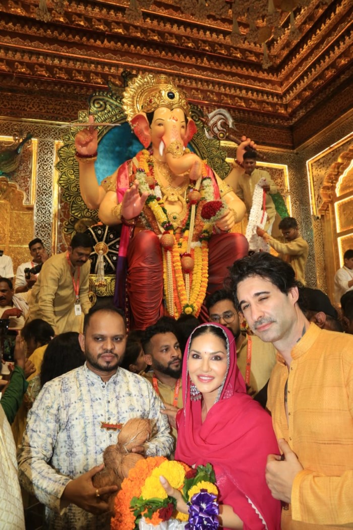 Sunny Leone and Husband Daniel Weber at Lalbaugcha Raja Darshan - Filmibeat
