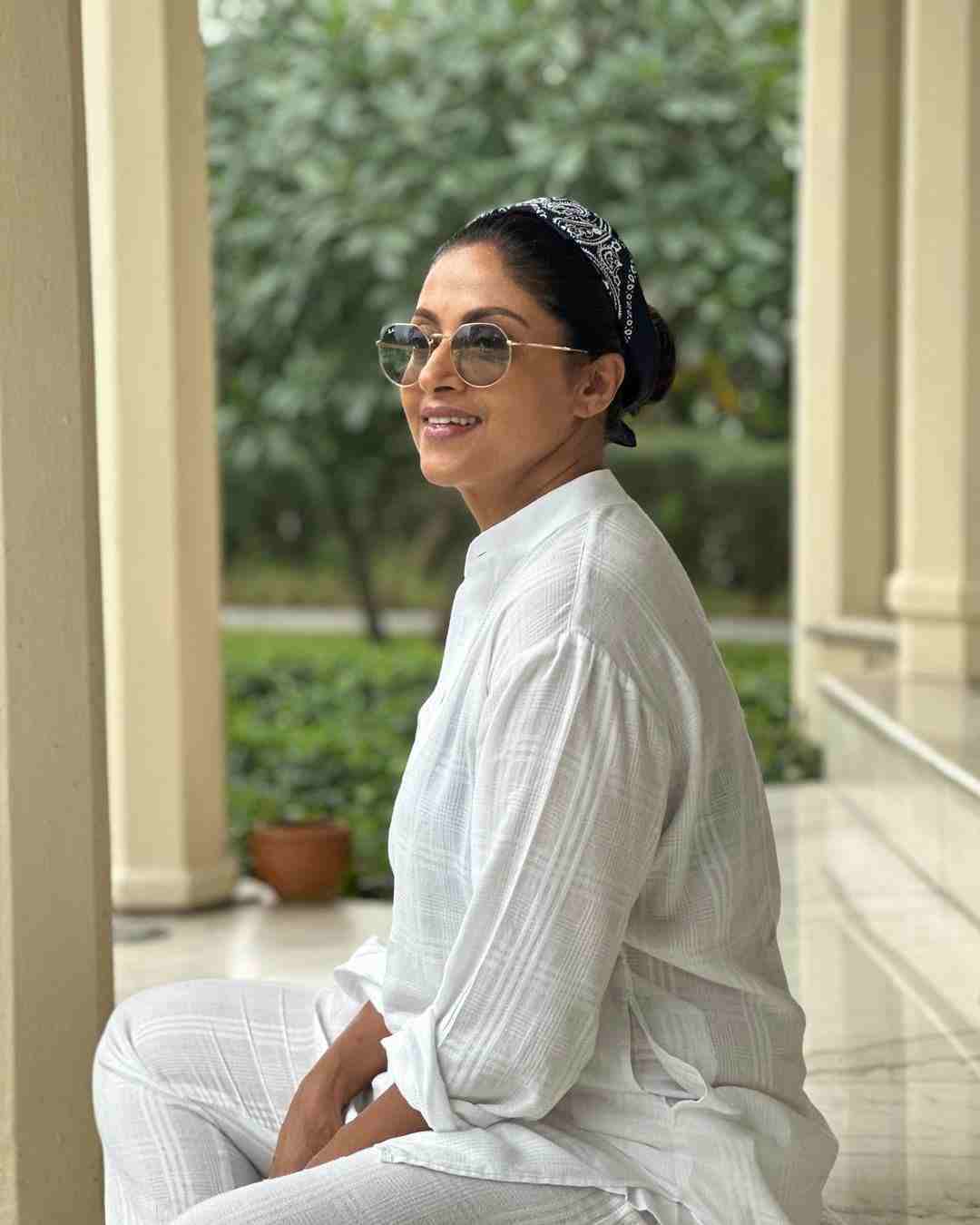 മമ്മൂട്ടിയും മഞ്ജു വാര്യരും മാറി നിൽക്കും!; അന്നും ഇന്നും സ്റ്റെെലിഷ് നദിയ; ചിത്രങ്ങൾ കാണാം ...