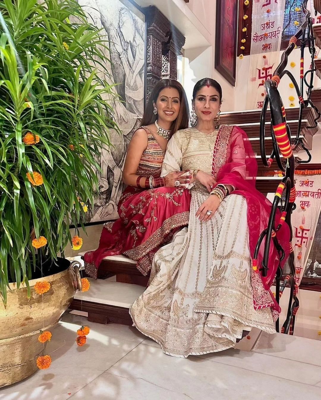 Bollywood Wives Karwa Chauth Celebration | Raveena Tandon's Karwa ...