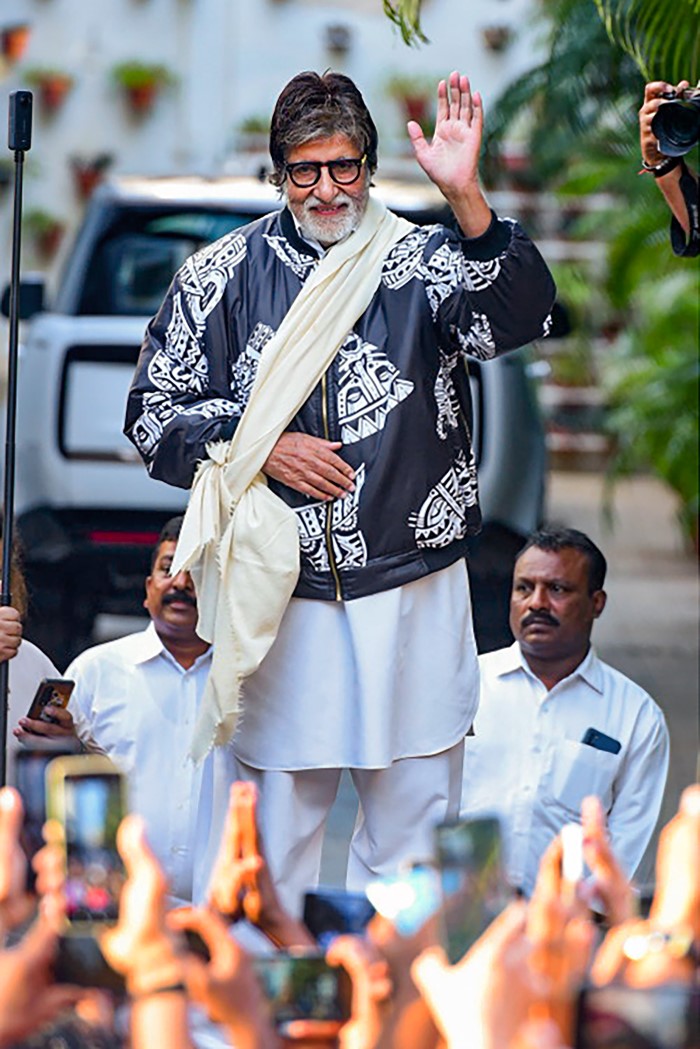 Amitabh Bachchan: Family, Age, Background, Education, Wife, Children ...