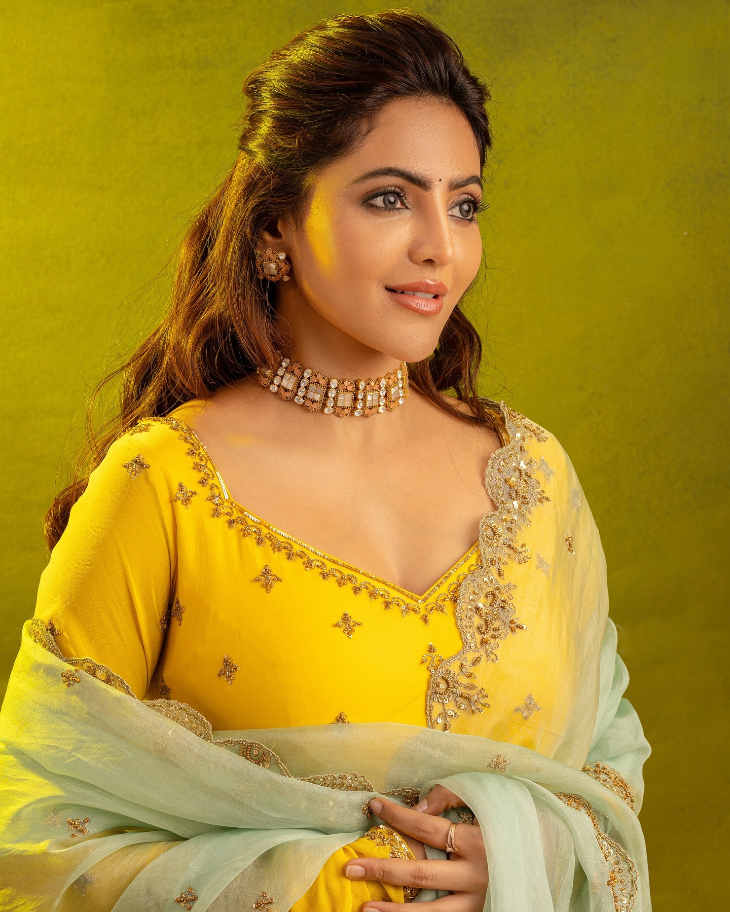Athulyaa Ravi Spreads Diwali Festive Joy in Traditional Outfit - Filmibeat