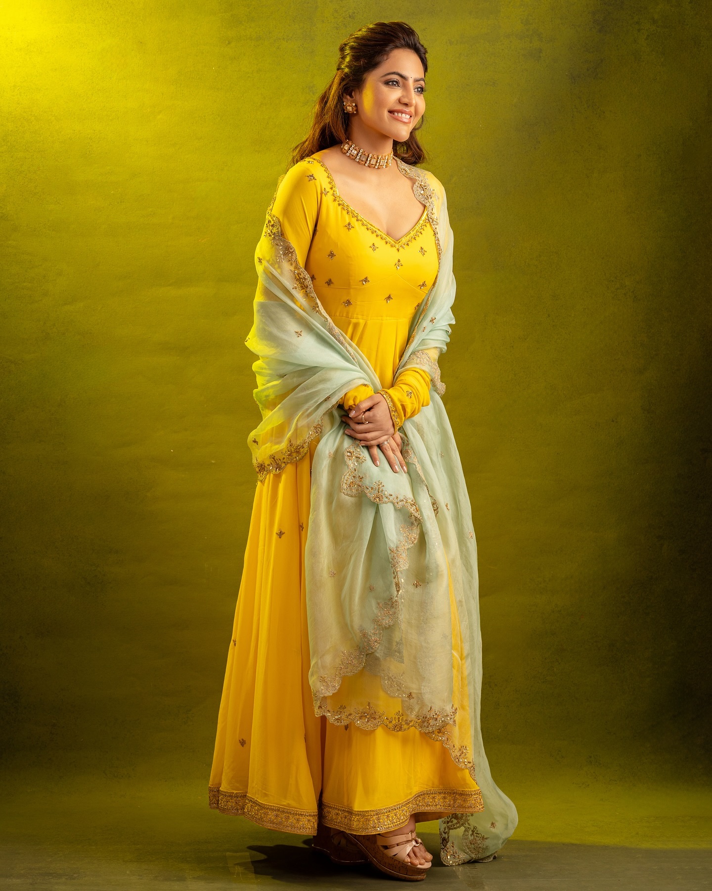 Athulyaa Ravi Spreads Diwali Festive Joy in Traditional Outfit - Filmibeat