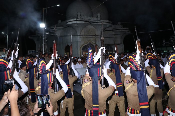Baba Siddique's last rites were conducted with full state honors at ...