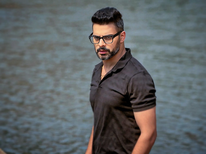 Karam Rajpal Bigg Boss 8 Tamil Contestant | Who Is Karam Rajpal | Karam ...