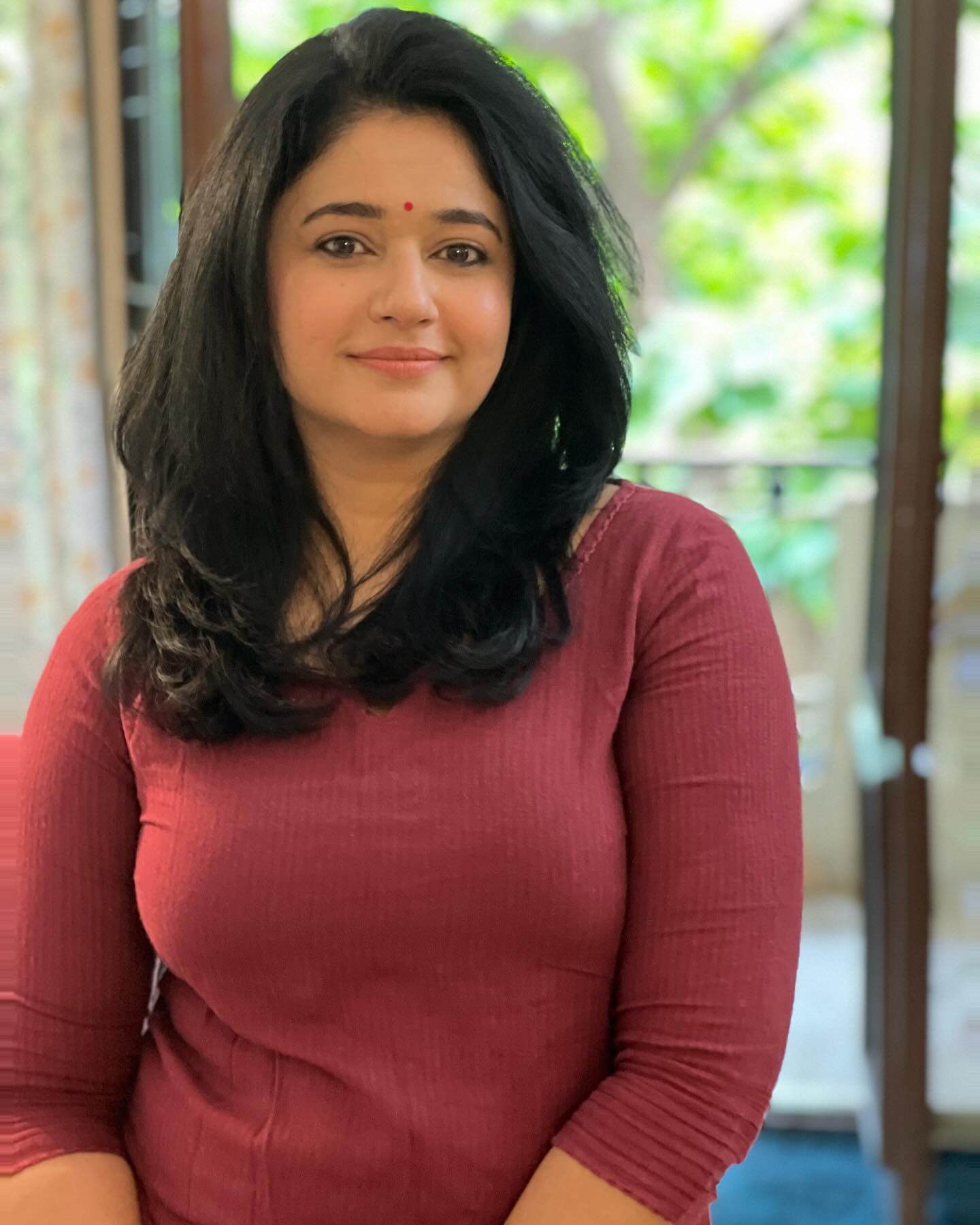 Poonam Bajwa Bigg Boss 8 Tamil Contestant | Who Is Poonam Bajwa ...