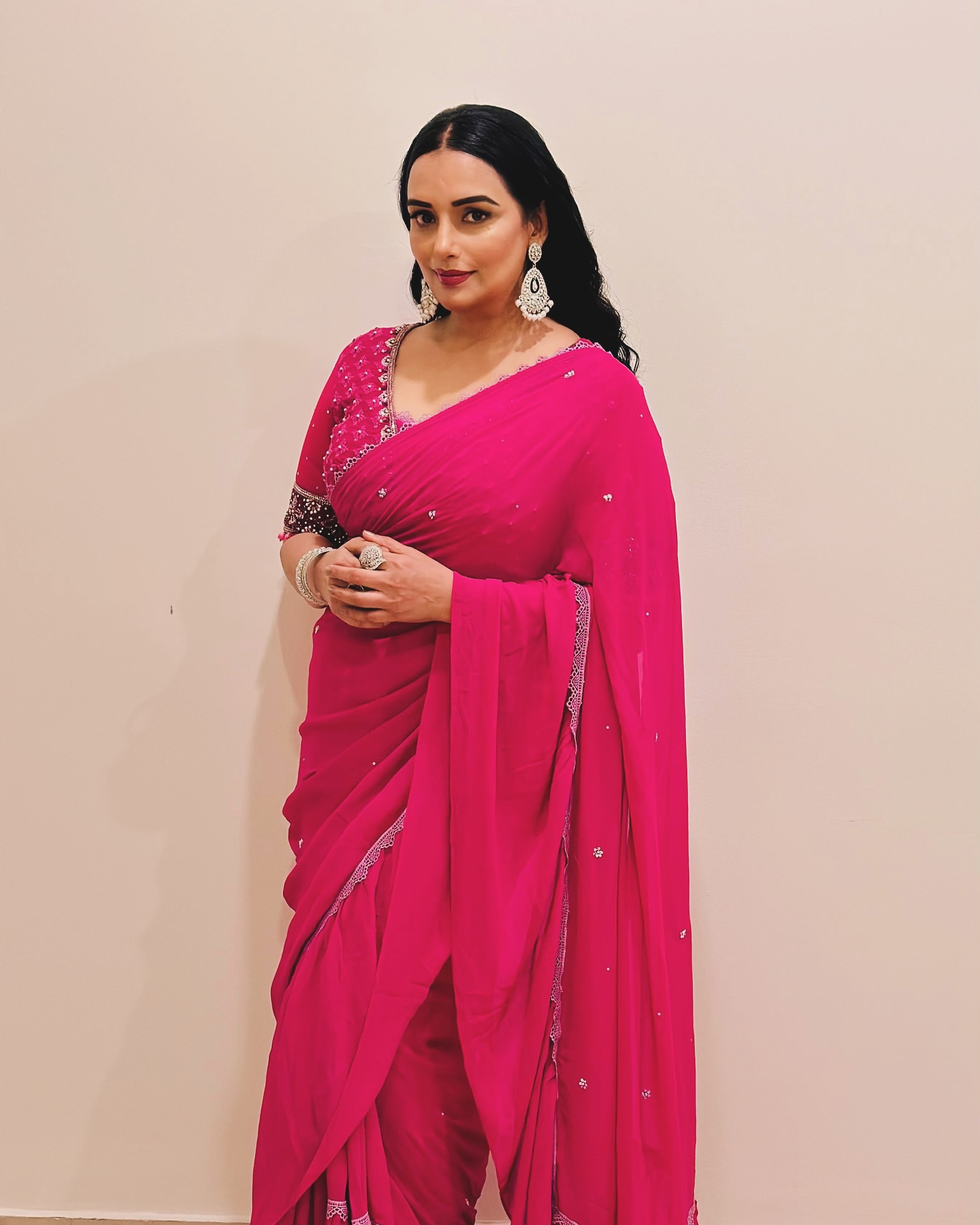 Shwetha Menon Bigg Boss Tamil 8 Contestant | Shwetha Menon Family ...