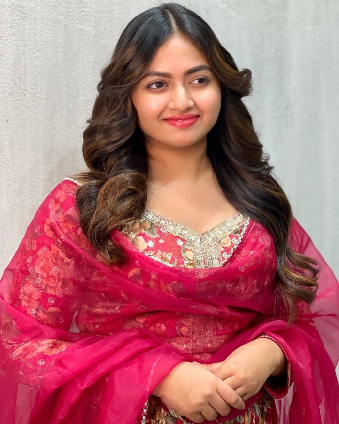 Bigg Boss Tamil Season 8 Wild Card Entry Shalin Zoya: Photos, Age, Biography, Family, Famous ...