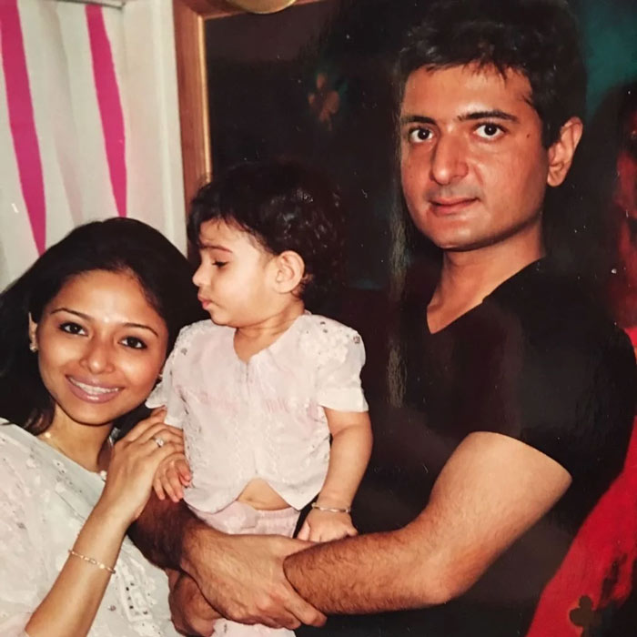 Bollywood Wives Kalyani Saha Chawla: Photos, Husband, Age, Biography ...