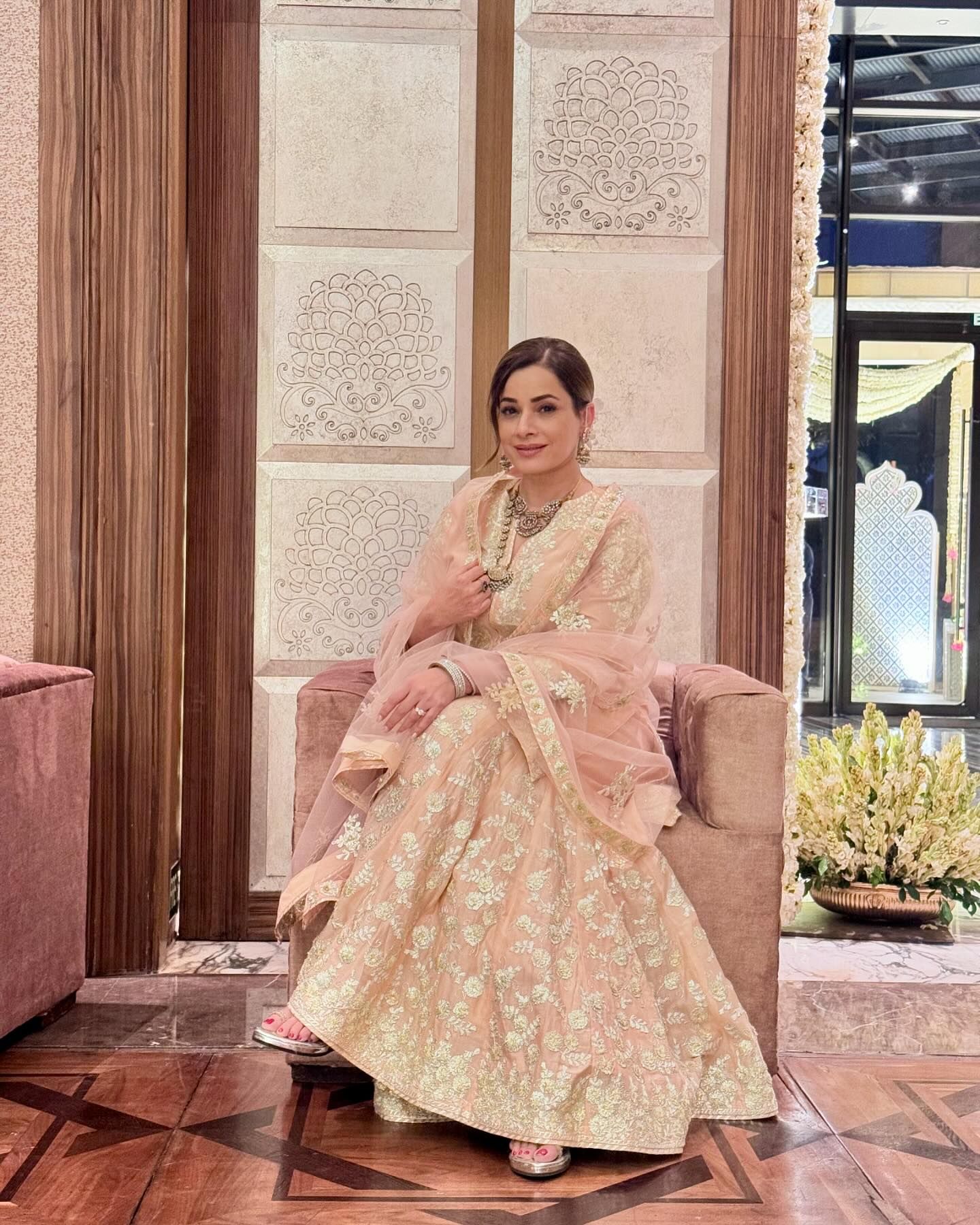 Neelam Kothari Biography, Age | Neelam Kothari Net Worth | Neelam ...