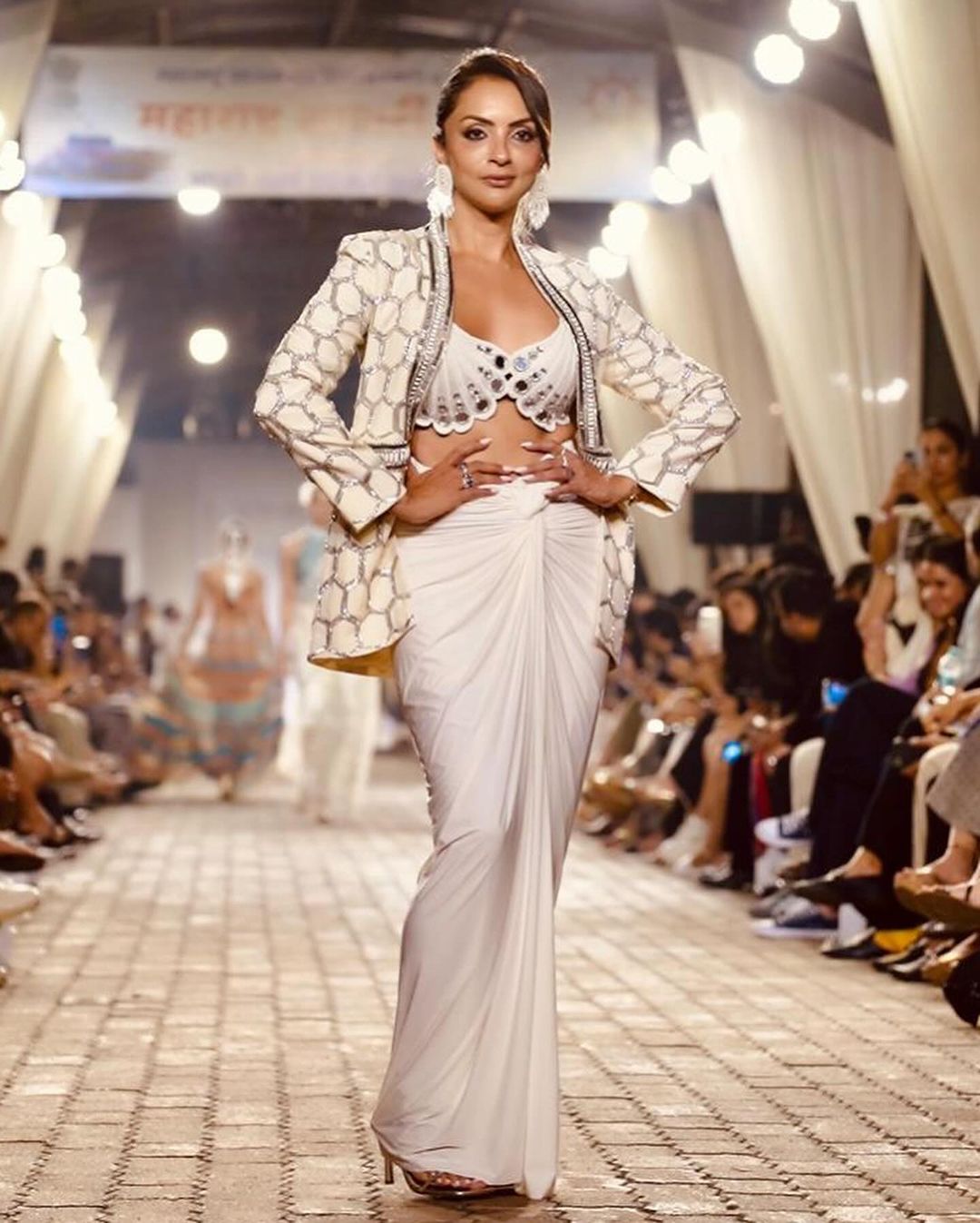 Seema Kiran Sajdeh Biography | Seema Kiran Sajdeh Networth, Husband, Photos, Images, Family ...