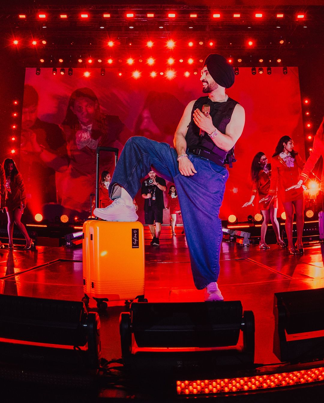 Diljit Dosanjh: Photos Age, Net Worth, Family, Lifestyle, Properties ...