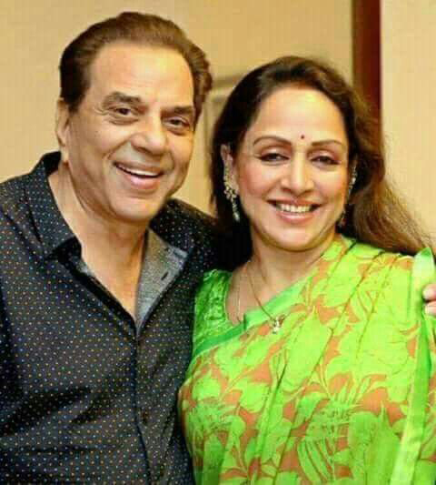 Everlasting Love: Hema Malini and Dharmendra's Romantic Journey - Filmibeat