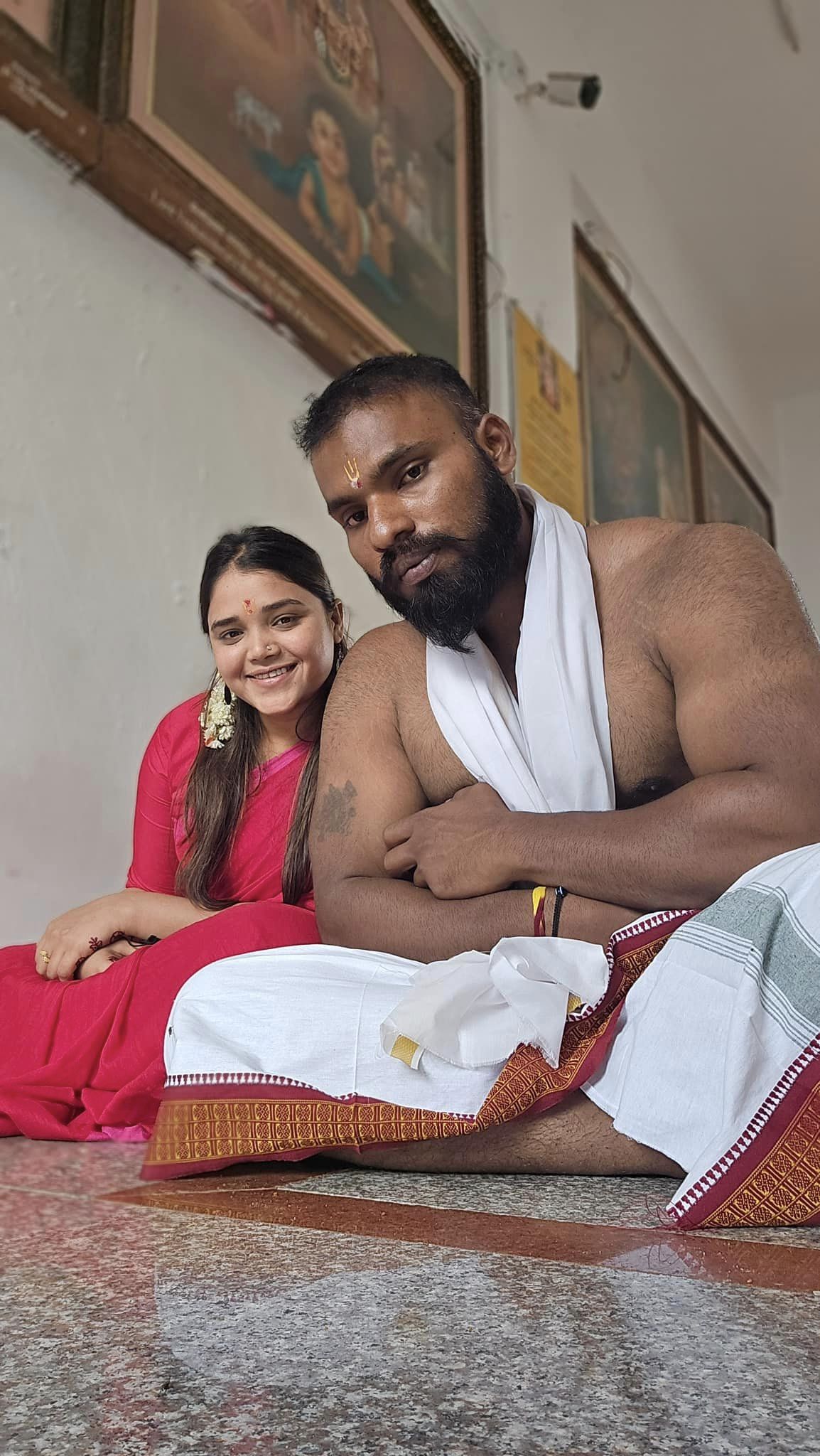 News Anchor Divya Vasantha Shares Heartwarming Wedding Photos - Filmibeat