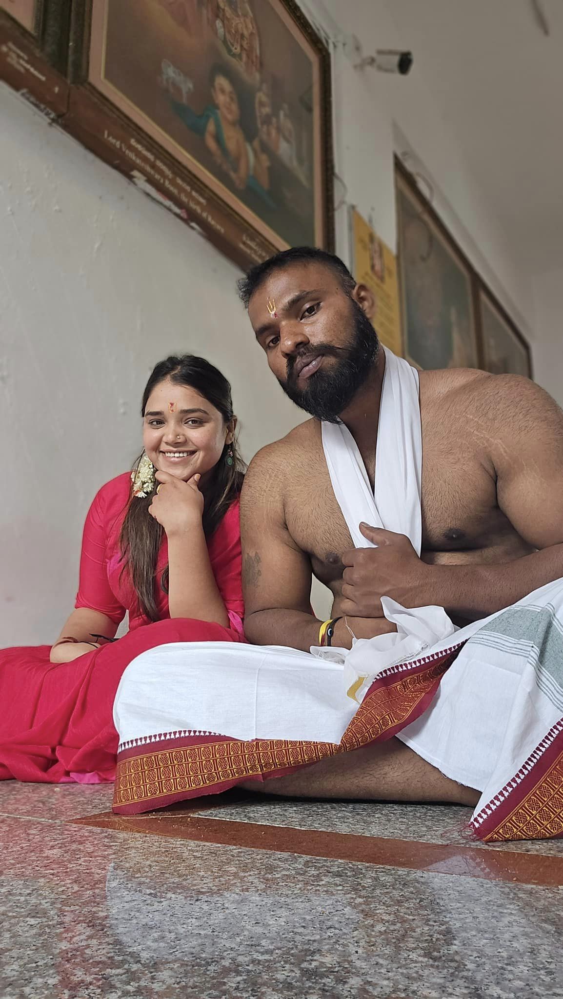 News Anchor Divya Vasantha Shares Heartwarming Wedding Photos - Filmibeat