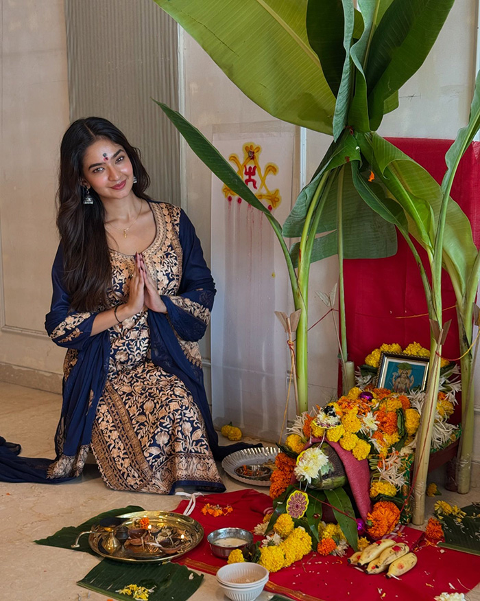 Anushka Sen's Mumbai Dream: Stunning Griha Pravesh Photos from Her ...