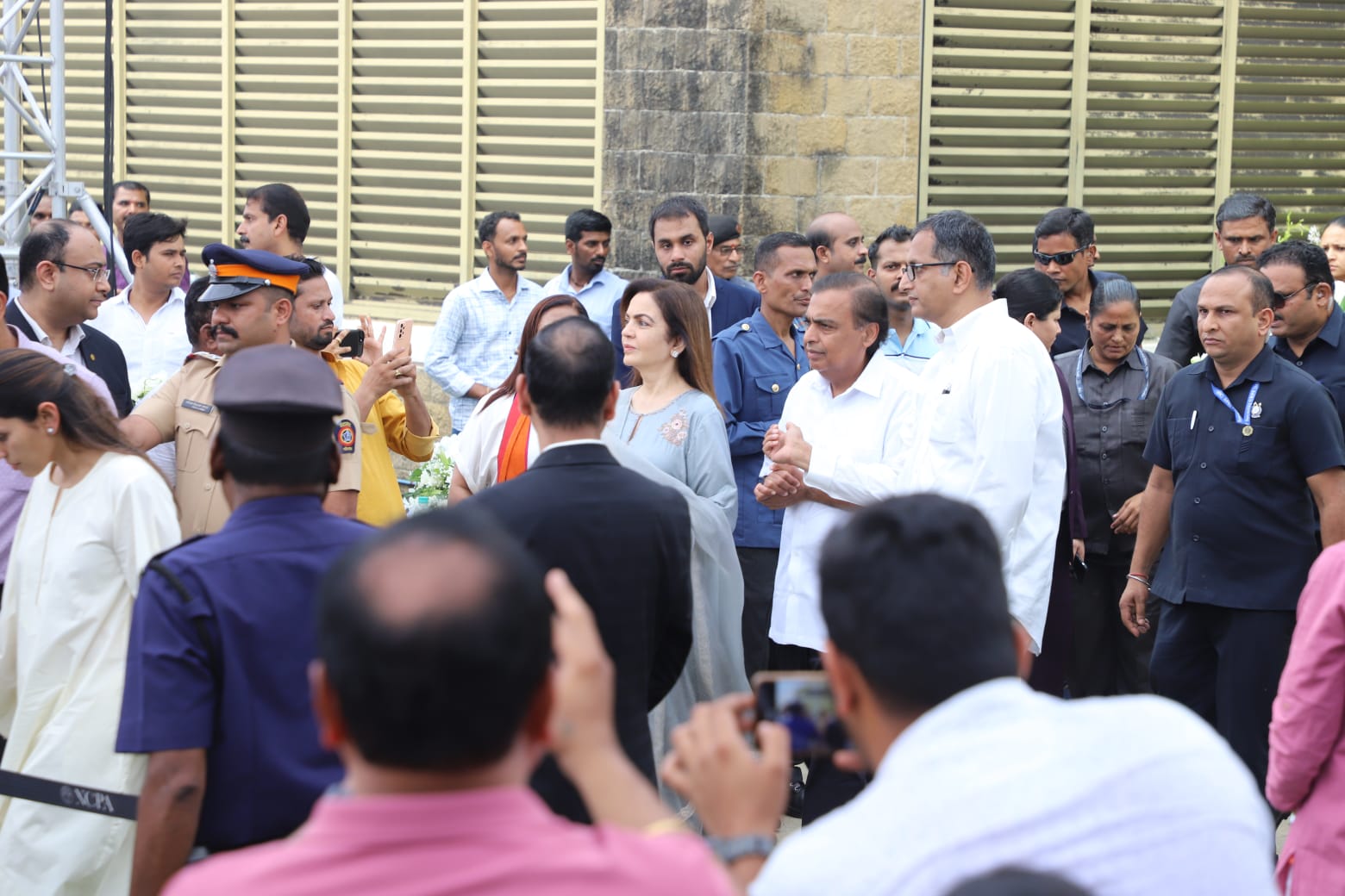 Amit Shah and Ambani Family Pay Last Respects to Ratan Tata | Ambani ...