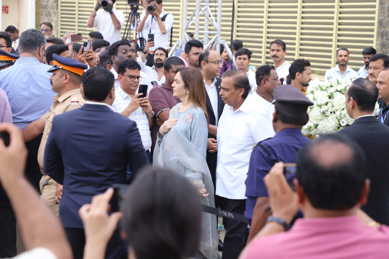 Amit Shah and Ambani Family Pay Last Respects to Ratan Tata | Ambani ...
