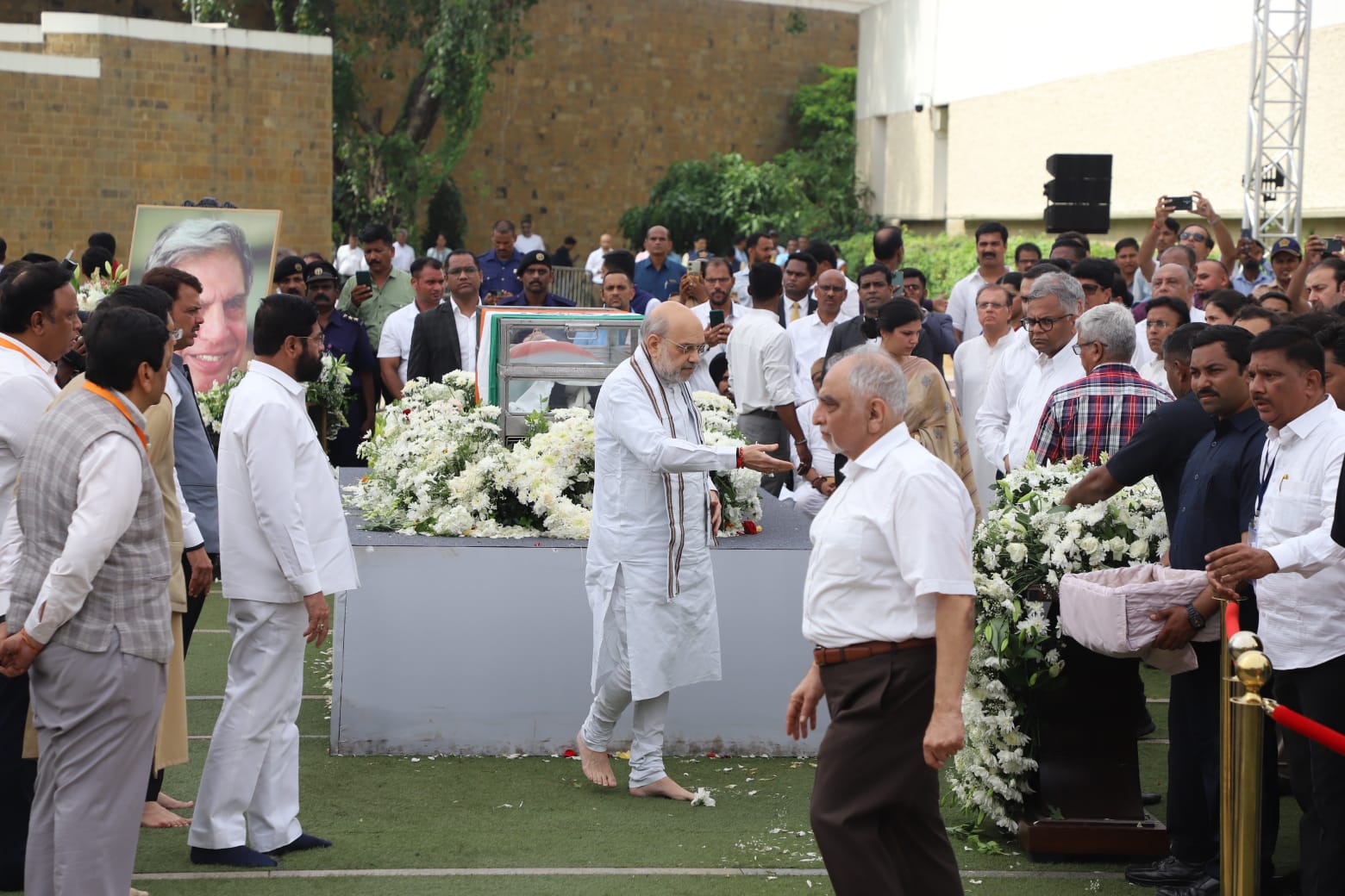 Amit Shah and Ambani Family Pay Last Respects to Ratan Tata | Ambani ...