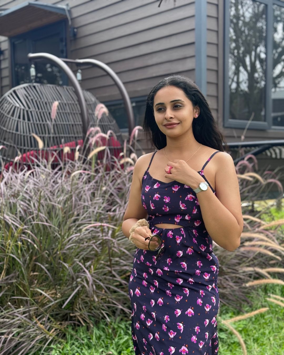 Sanjana Burli: Photos, Age, Biography, Family, Serials, and Education ...