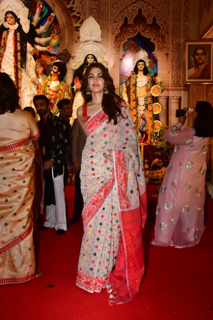 Sharvari Wagh, Rhea Chakraborty, Jaya Bachchan, and Shweta Bachchan ...