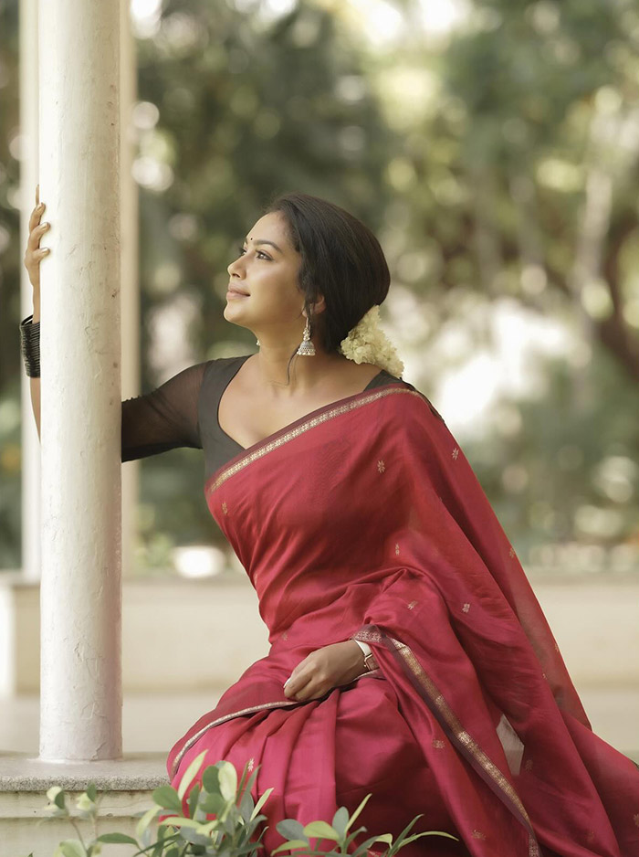 Swathi Konde - Photos, Age, Biography, Net Worth, Family, Education ...