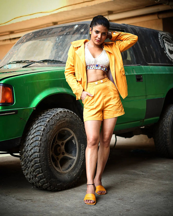 Ullu Actress Famous Actress: Palak Singh - Age, Biography, Web Series, Lifestyle & More - Filmibeat