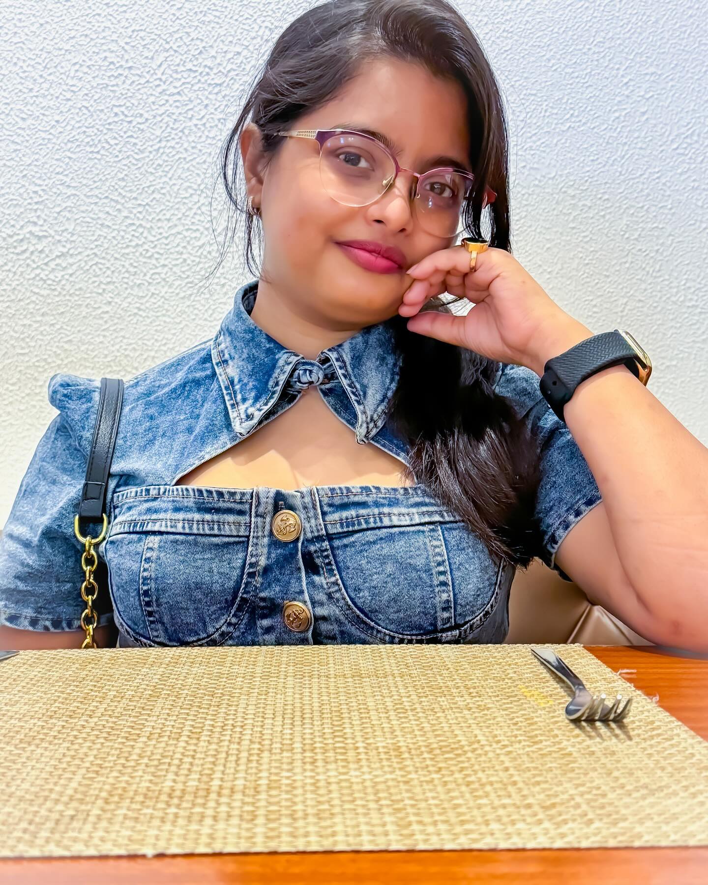 Ullu App Actress Smita Paul| Smita Paul Biography | Smita Paul ...