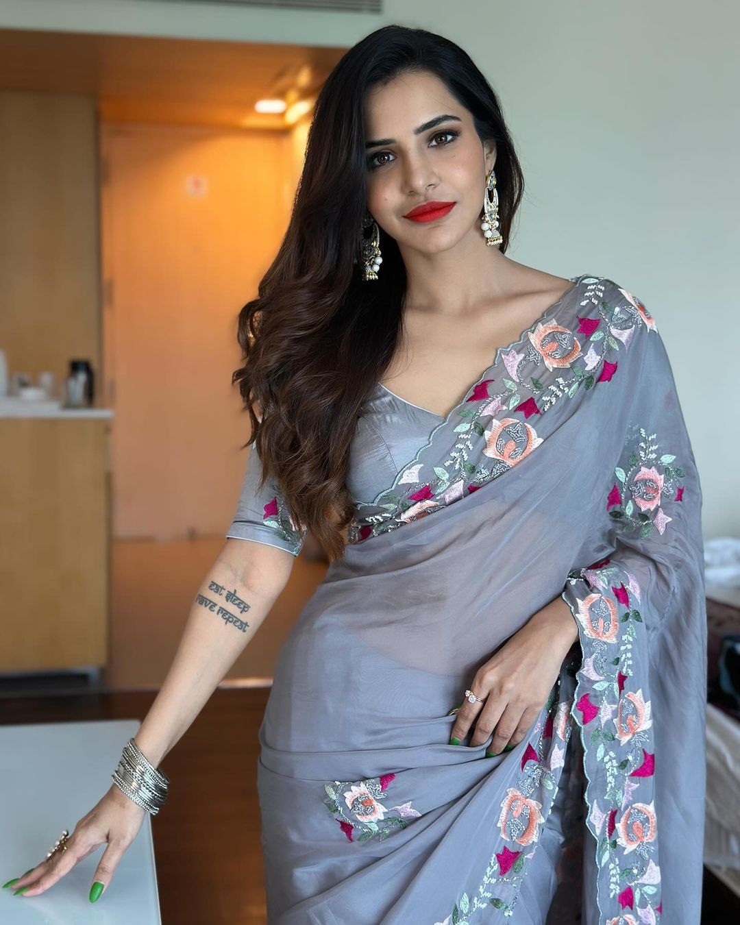 Who Is Ashu Reddy? Age, Biography, Lifestyle, Family, Movies & More ...