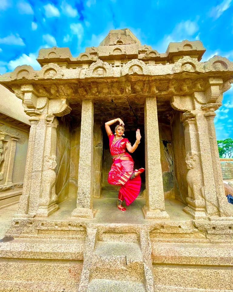 ശോഭനയെ വിട്ട് പോകാത്ത നാ ഗവല്ലി; ജീവശ്വാസം പോലെ നൃത്തം; ചിത്രങ്ങൾ കാണാം ...