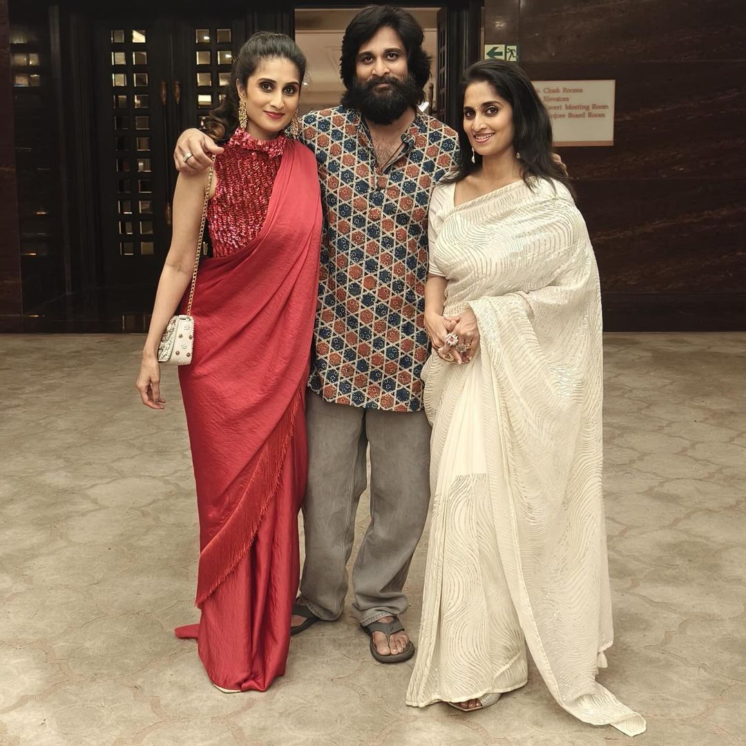 താരപത്നിയുടെ ആർഭാടങ്ങളില്ല; പ്രിയ സഹോദരങ്ങൾക്കൊപ്പം ശാലിനി; ശ്രദ്ധ നേടി ...