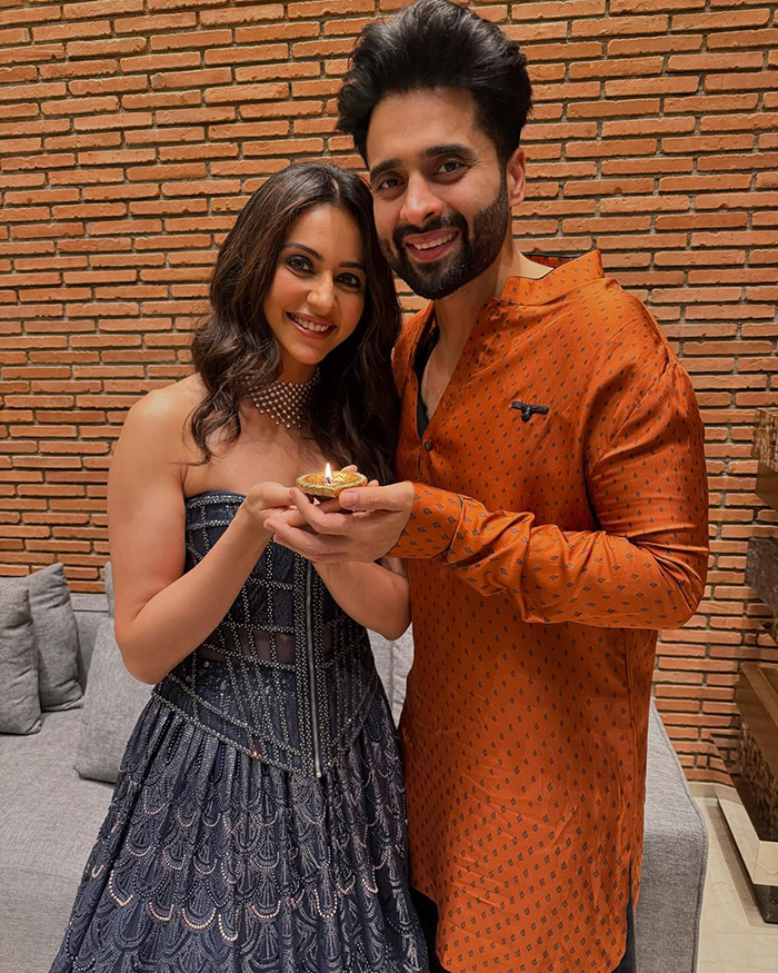 After Recent Injury, Rakul Preet Singh’s Family Joined Her In Mumbai ...