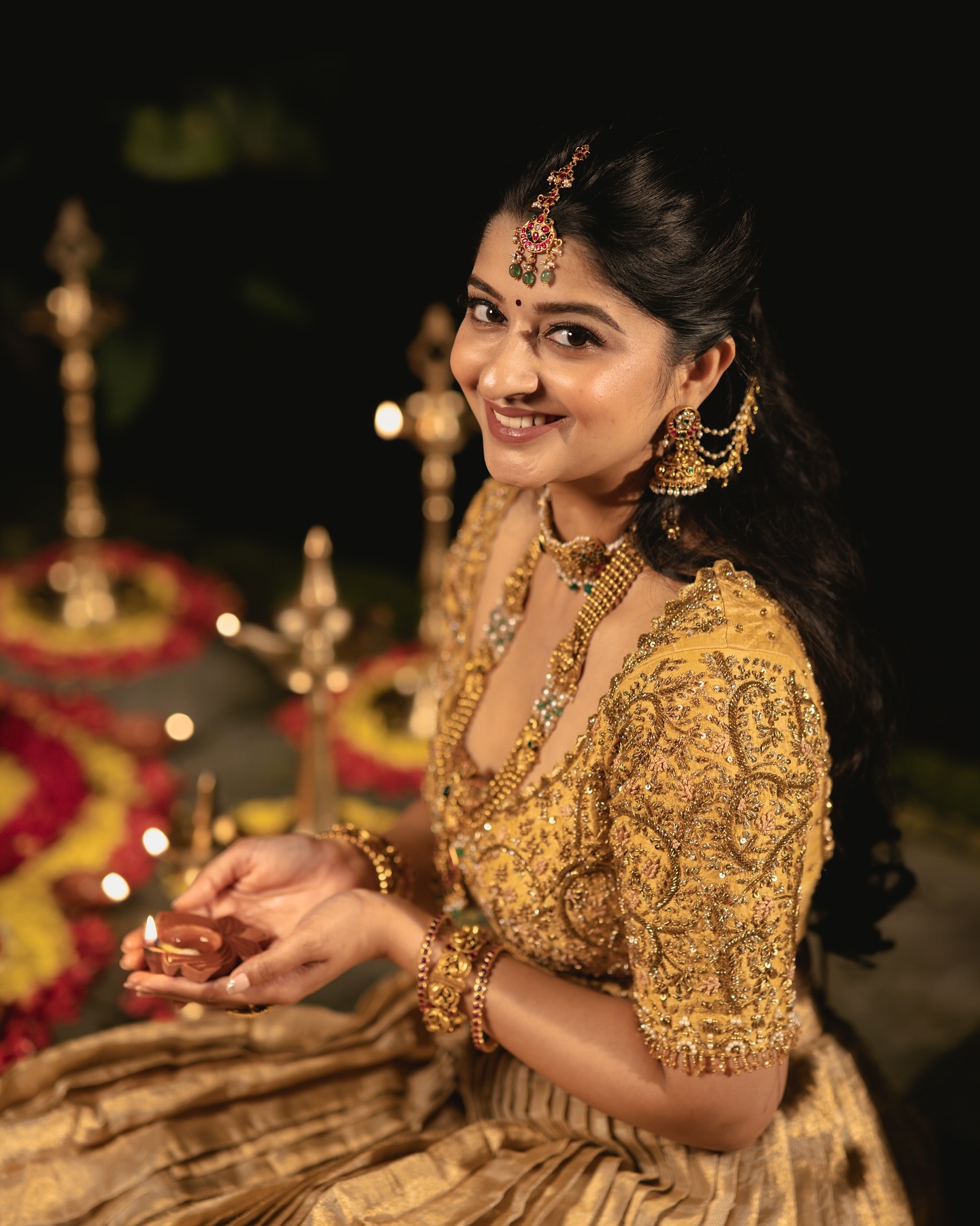 Aishani Shetty Diwali 2024|Aishani Shetty Diwali golden lehenga| Diwali ...