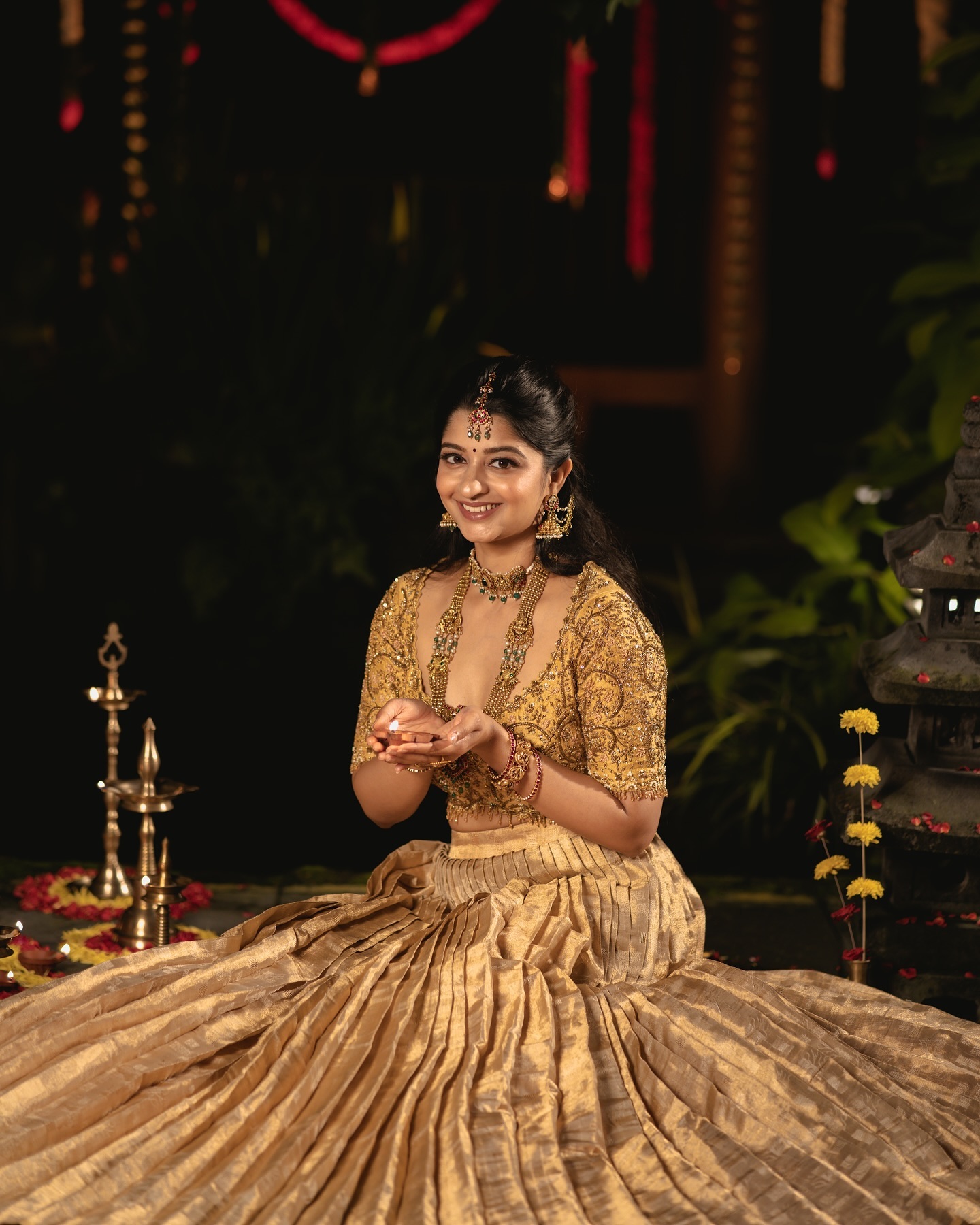 Aishani Shetty Diwali 2024|Aishani Shetty Diwali golden lehenga| Diwali ...