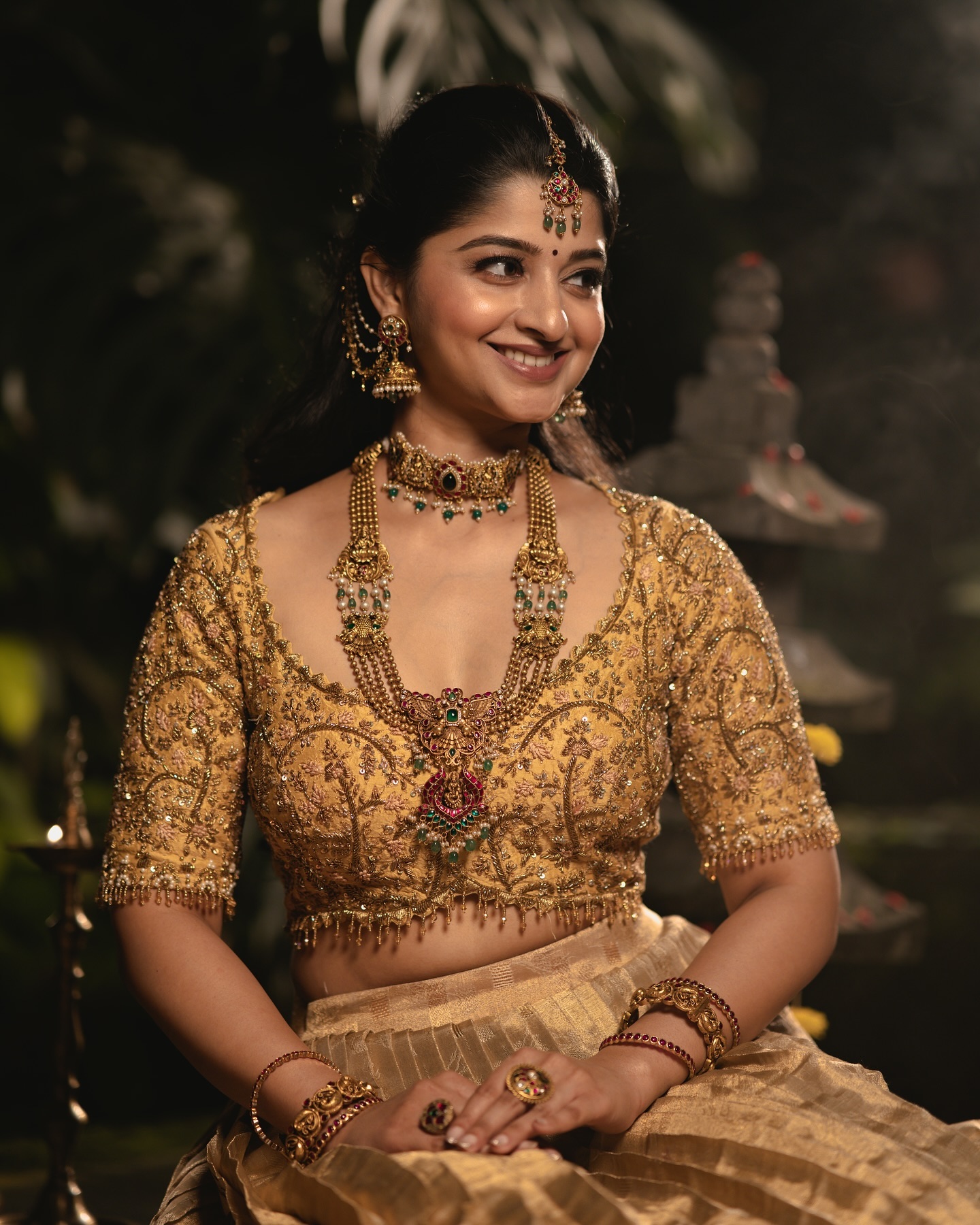 Aishani Shetty Diwali 2024|Aishani Shetty Diwali golden lehenga| Diwali ...