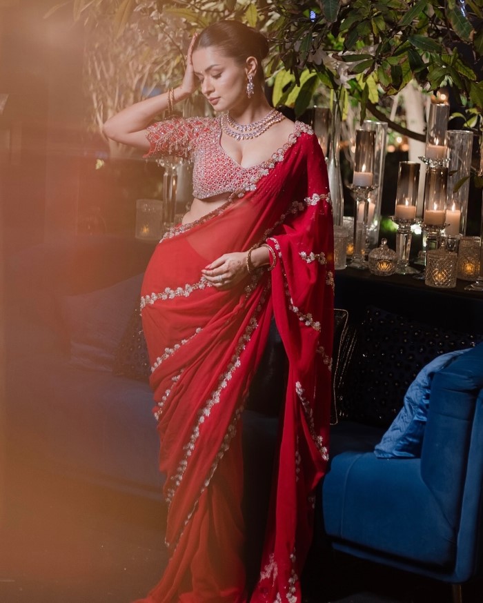 Avneet Kaur Looked Stunning In A Red Saree - Filmibeat