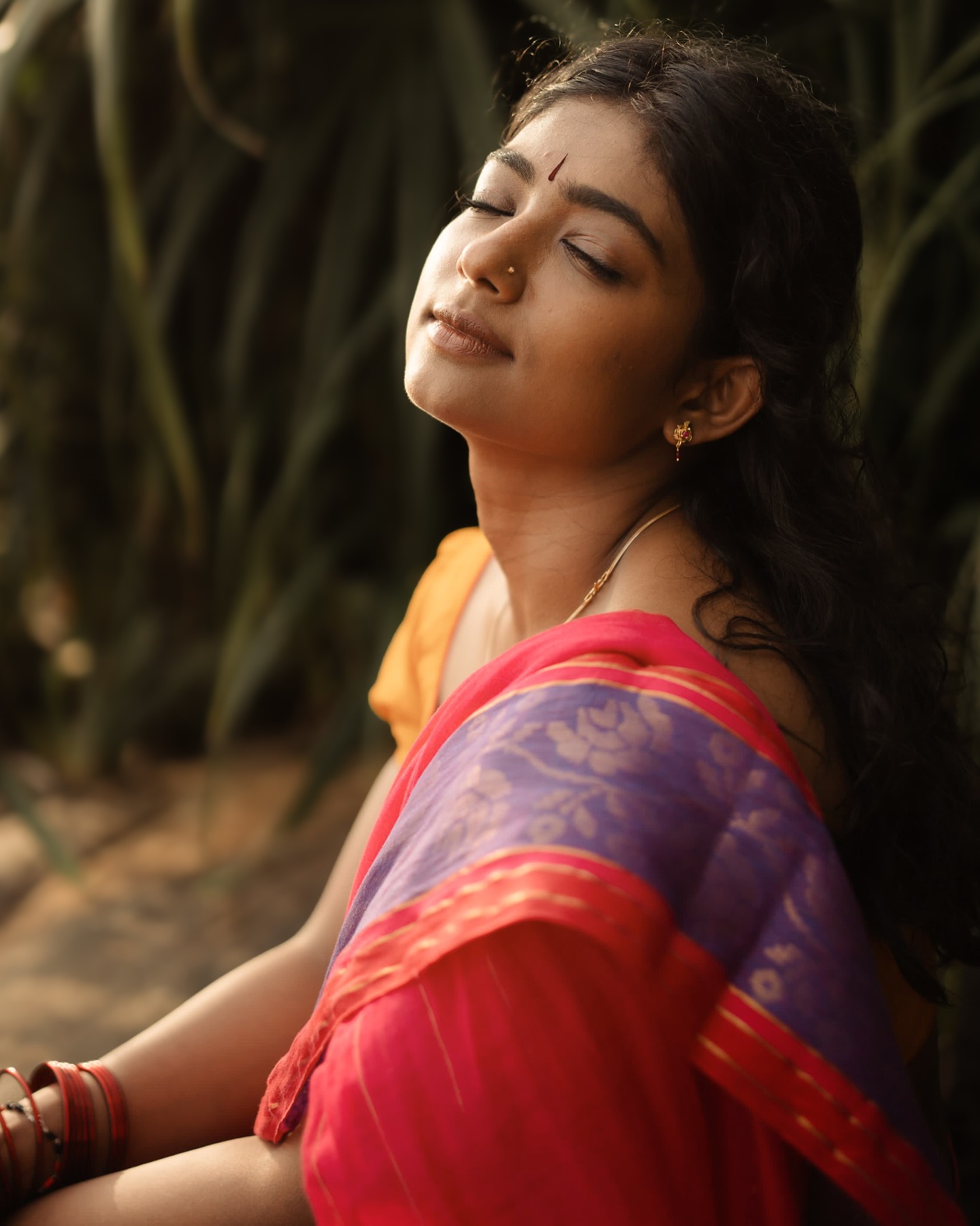Bhoomi Shetty's Aesthetic Saree Moment Goes Viral: Dreamy Vibes and ...