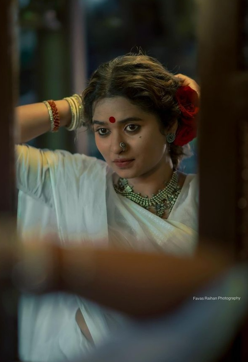 'ഒരു നിമിഷം ആലിയയാണെന്ന് തെറ്റിദ്ധരിച്ചു... ഒറിജിനലിനെ വെല്ലുന്ന ഗം ...