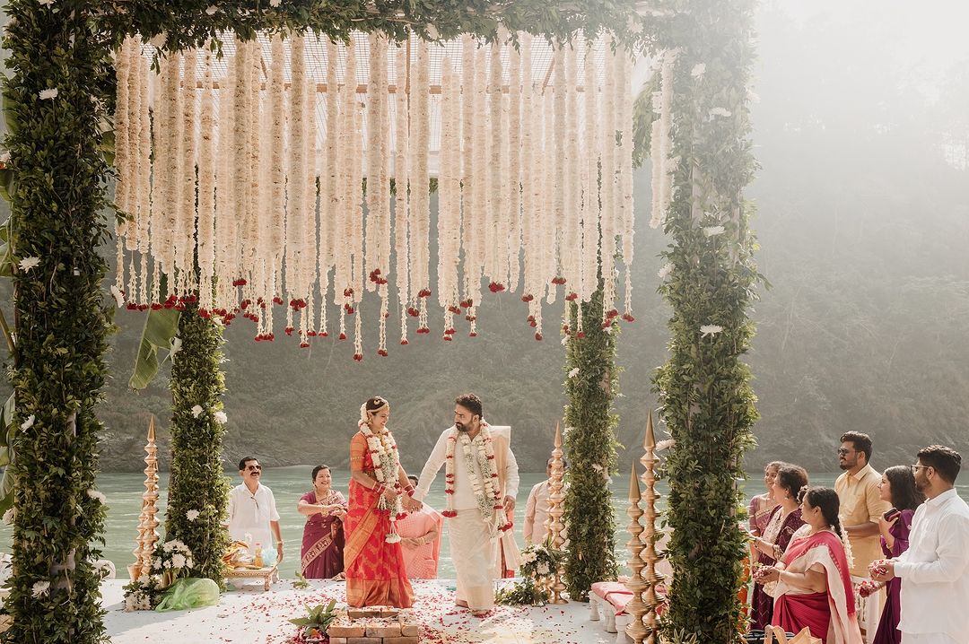 Bigg Boss Tamil Fame & Actress Ramya Pandian Marries Lovel Dhawan In A ...