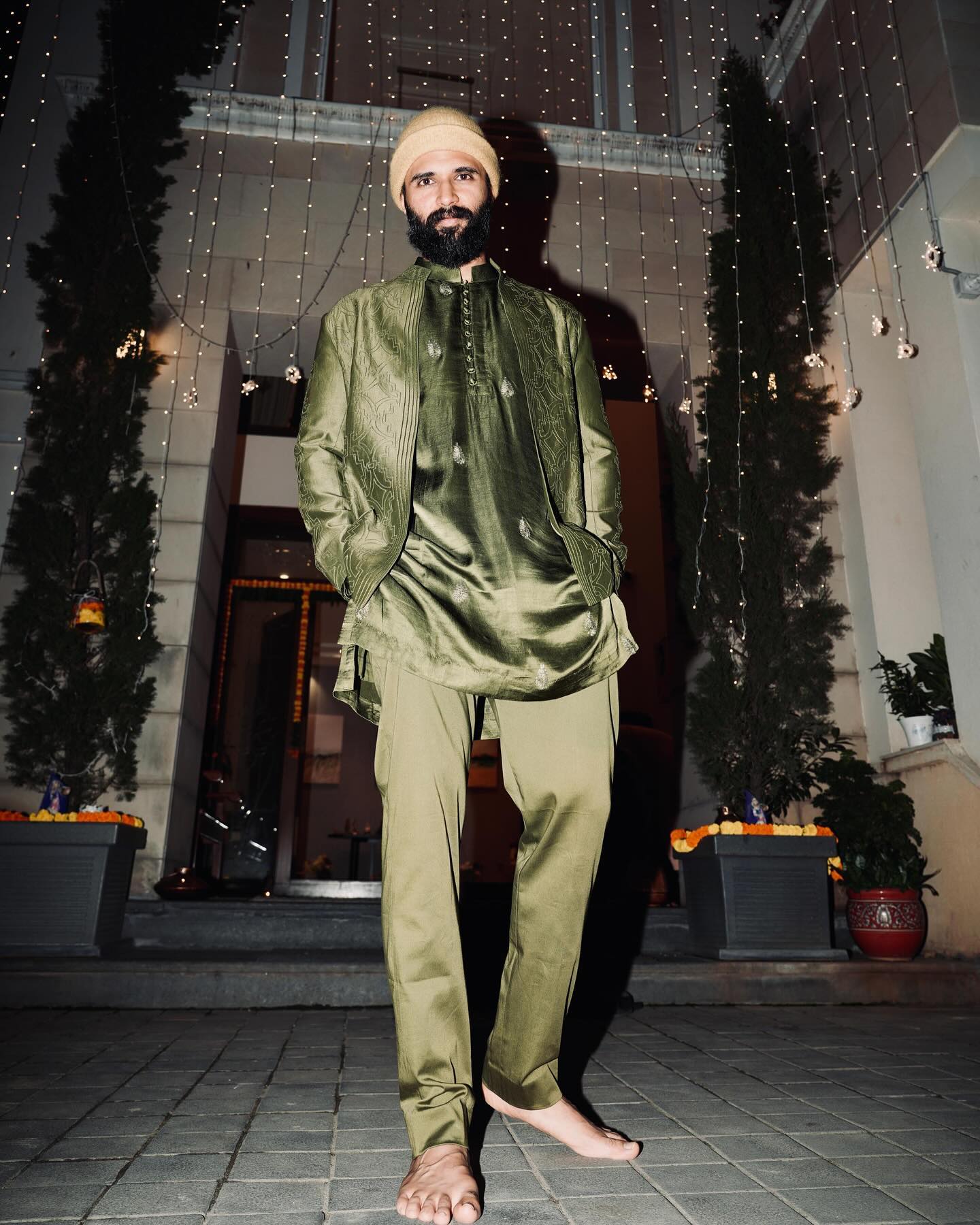 Diwali 2024: Vijay Deverakonda Celebrates Diwali 2024 with His Family ...